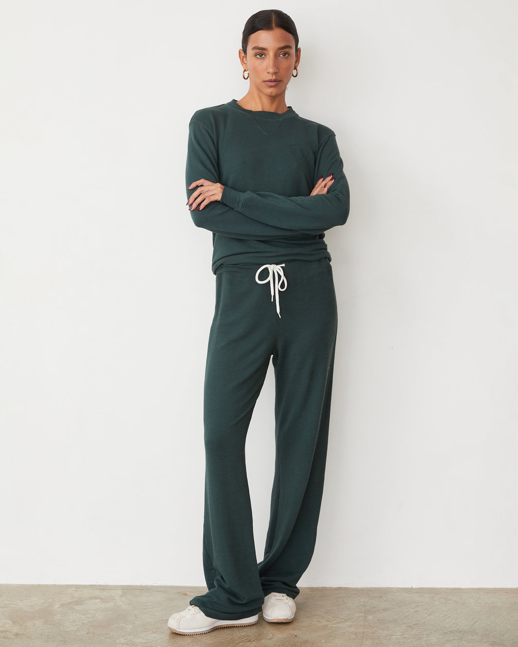 Womens Sweatshirts - Raglan, Turtleneck and More – MONROW