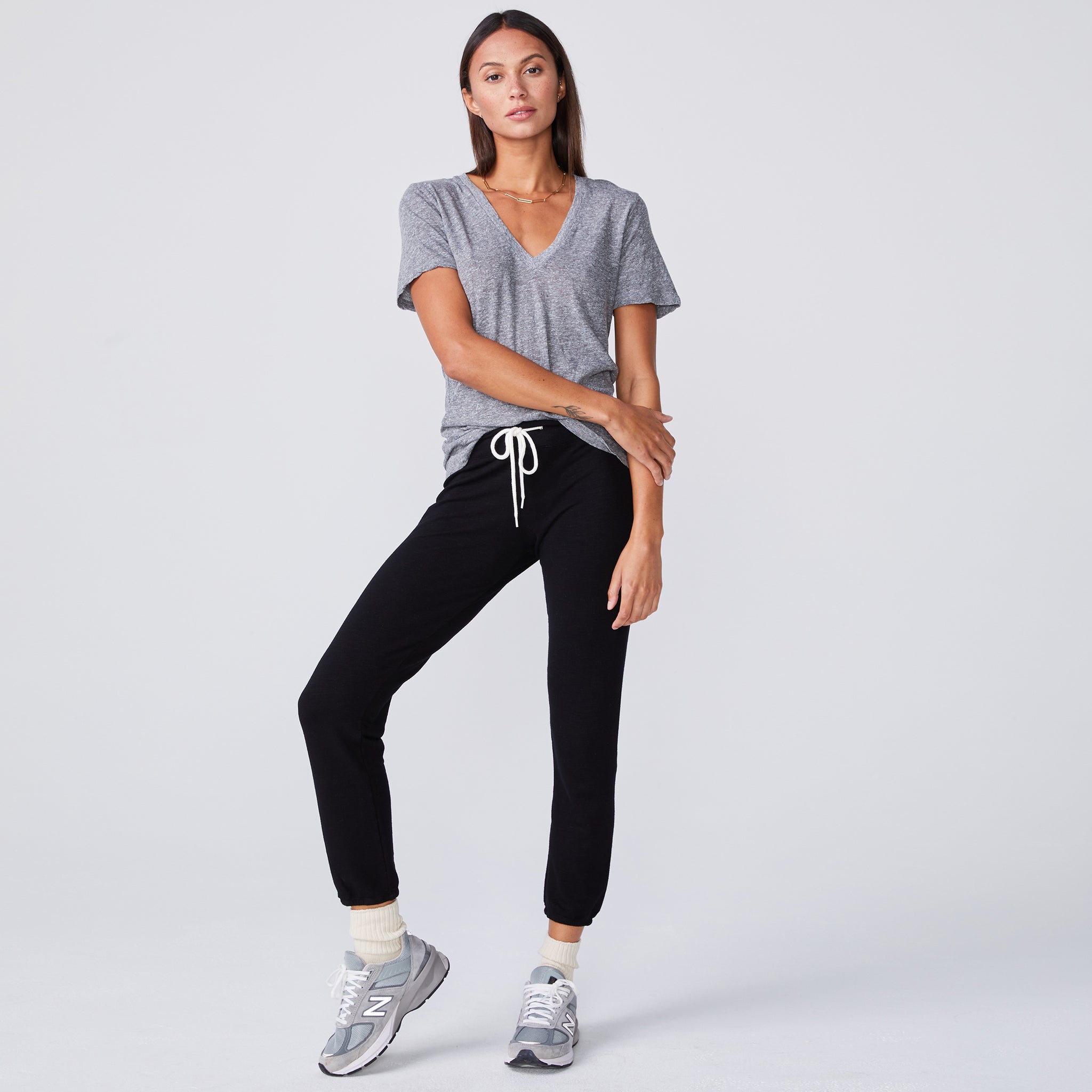 Fitted V Neck Tee - Granite Color – MONROW