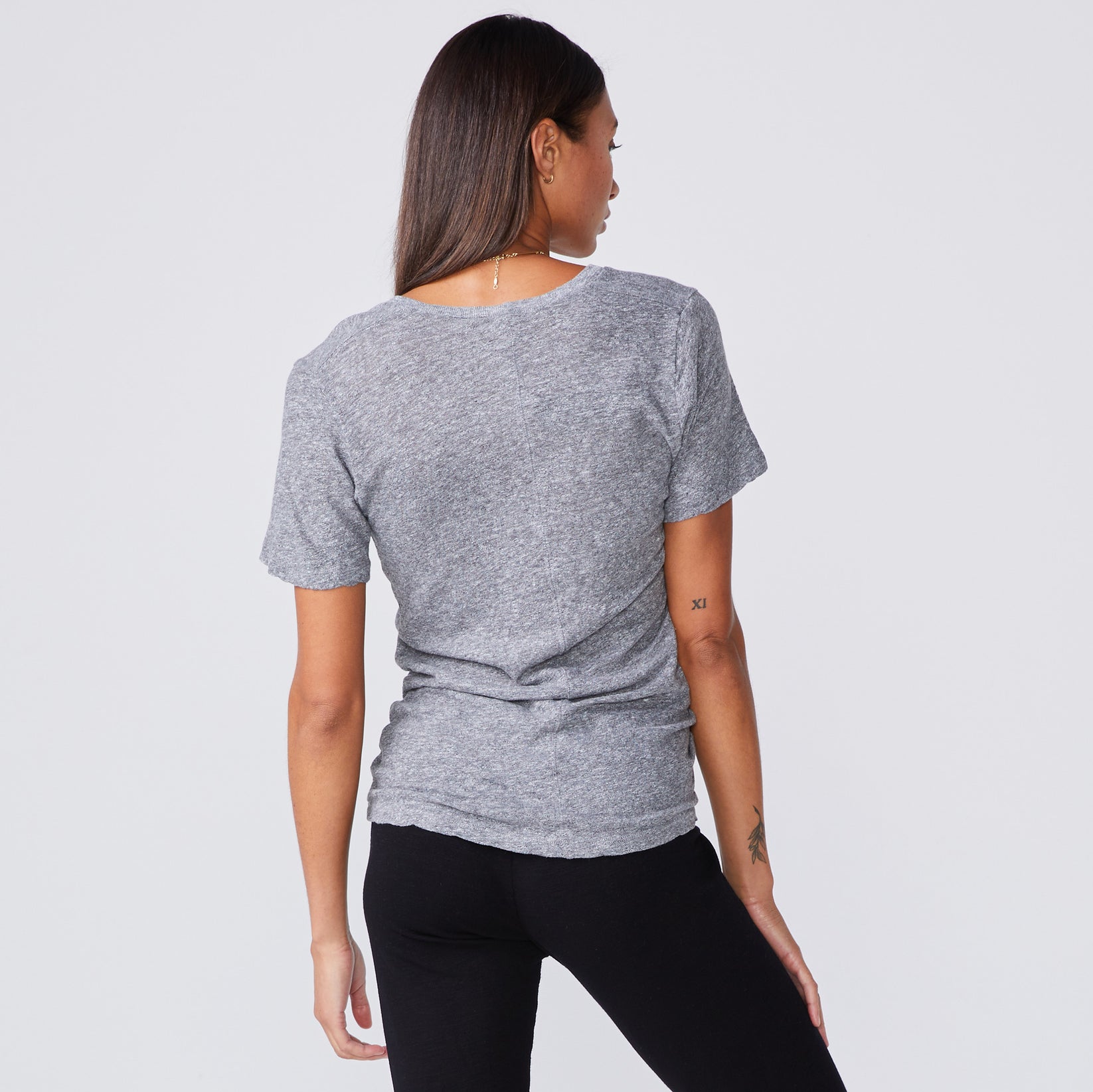 Fitted V Neck Tee - Granite Color – MONROW